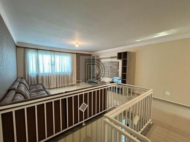 Excelente sobrado semi novo de 148 m² 3 dormitórios, espaço gourmet e 4 vagas