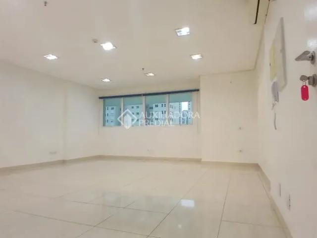 Excelente sala comercial condomínio Domo Business Centro de São Bernardo do Campo