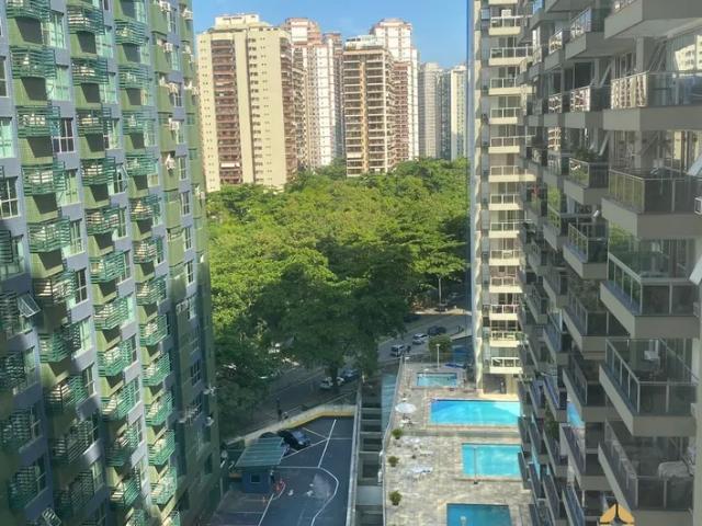Excelente Sala Comercial à Venda no Coração da Barra da Tijuca