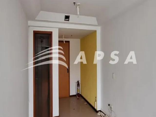 Excelente sala comercial no condomínio office tower na prestigiada barra da tijuca. Com excelente