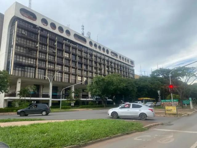 Excelente sala comercial térrea – 678,04 m² – frente para a w3