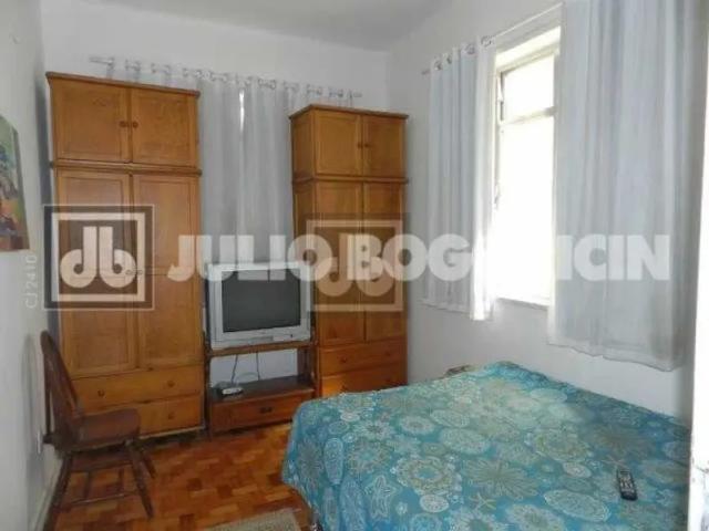 Excelente sala em 2 ambientes quarto amplo original 02 quartos totalmente reformado jbf268