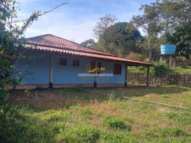 Excelente Sítio 30.000m² com Água Corrente nos Fundos, Casa toda Avarandada em Itatiaiuçu!