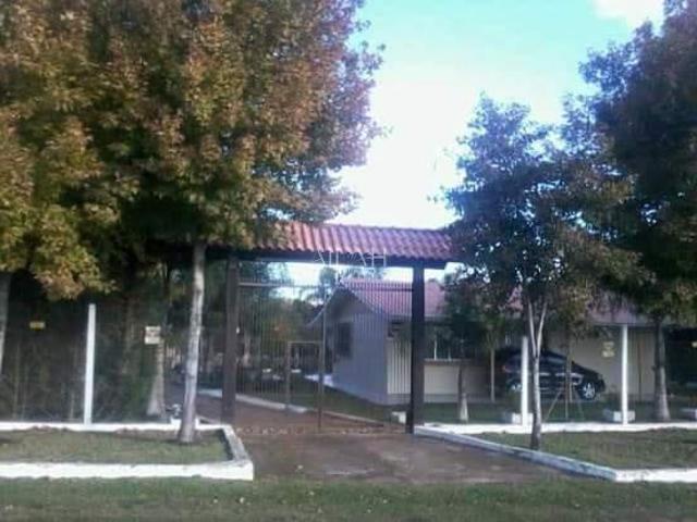 Excelente sítio com casa, em condomínio fechado, em Vila Seca