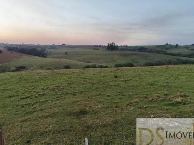 EXCELENTE SÍTIO DE 12,7 ALQUEIRES EM ITAPETININGA/SP: INVESTIMENTO IDEAL PARA HARAS, LAVOURA OU GADO