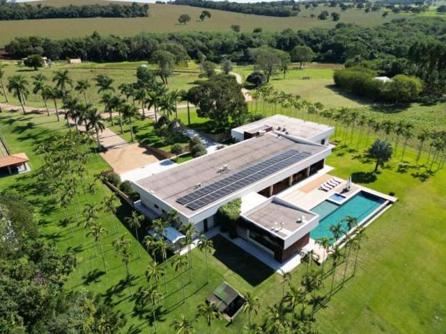 EXCELENTE SÍTIO DE ALTO PADRÃO A VENDA NA REGIÃO DE AVARÉ SP ?