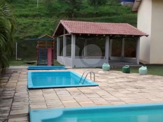 Sítio com 6 quartos à venda em Centro SP