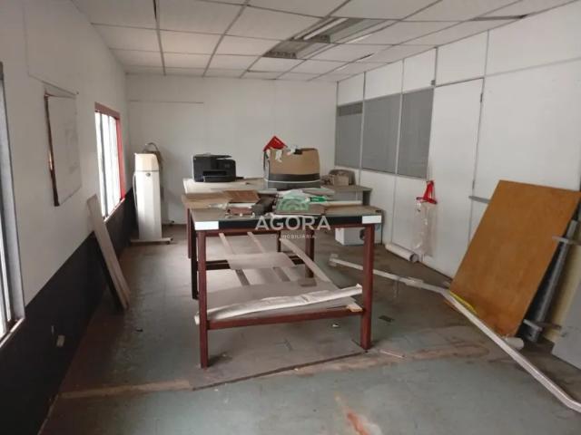 Excelente pavilhão com 320 m², Fátima