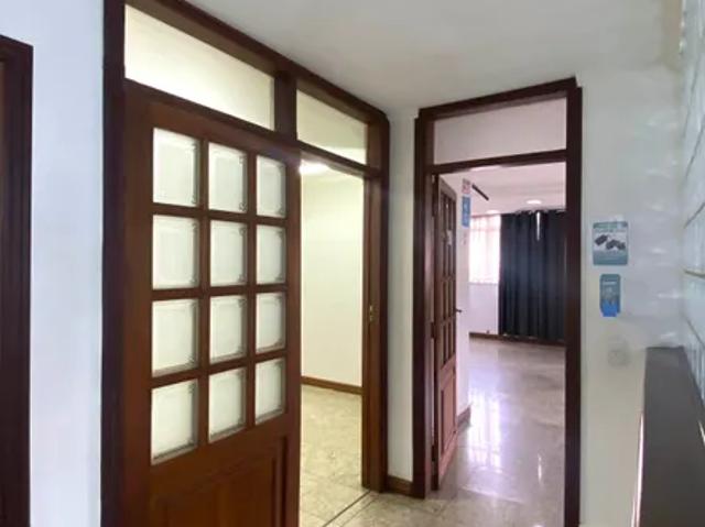 Excelente prédio comercial na região central de Campinas. 302,80m² de área construída