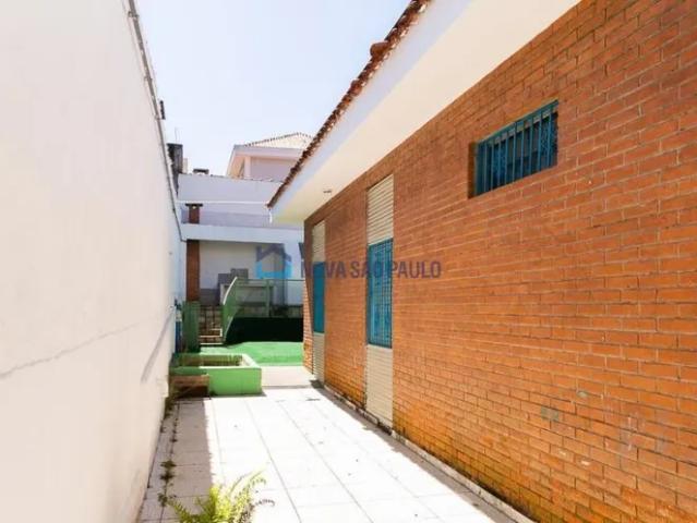Excelente prédio comercial disponível para locação no Jardim Saúde