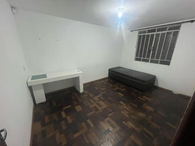 Excelente quarto em republica na ria da PUCPR