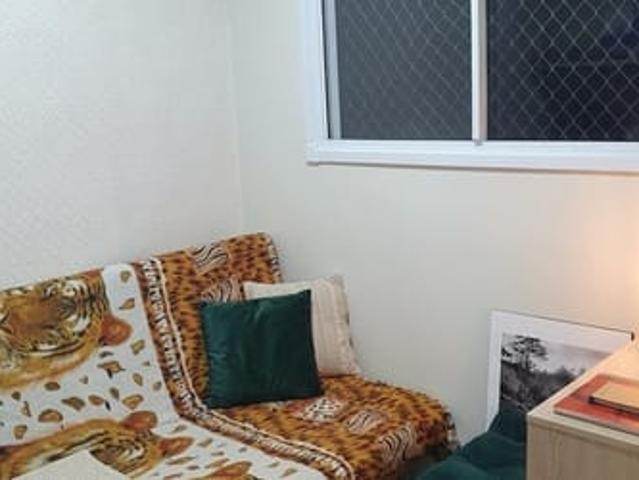 Excelente quarto para dividir apartamento bem localizado