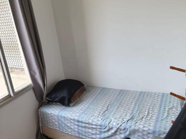 Excelente quarto/apto no Centro para homens