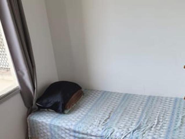 Excelente quarto/apto no Centro para homens