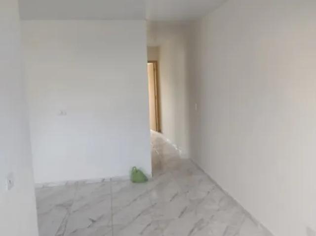 Excelente residência com dois quartos e amplo lote no jd cachoeira!