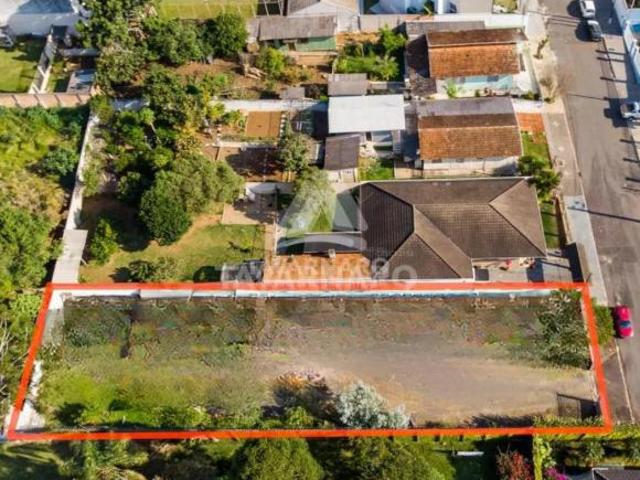 Excelente terreno à uma quadra da Avenida Anita Garibaldi