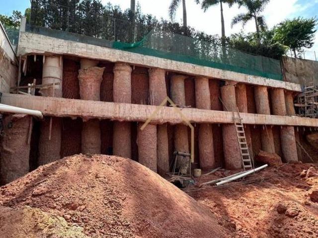 EXCELENTE TERRENO A VENDA NO CONDOMÍNIO TAMBORÉ 2 COM 1046 METROS