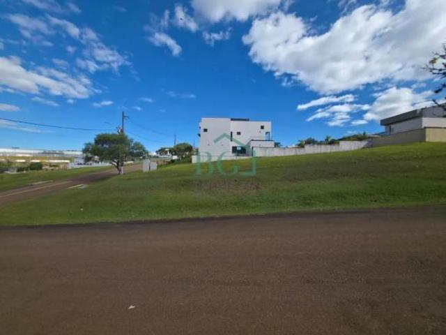 Excelente terreno á venda Residencial Campo da Cachoeira em Poços de Caldas MG