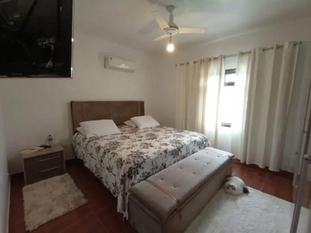 Excelente terreno amplo e plano, ZR2, com 459,61m², com uma casa com aproximadamente 150m² de área c