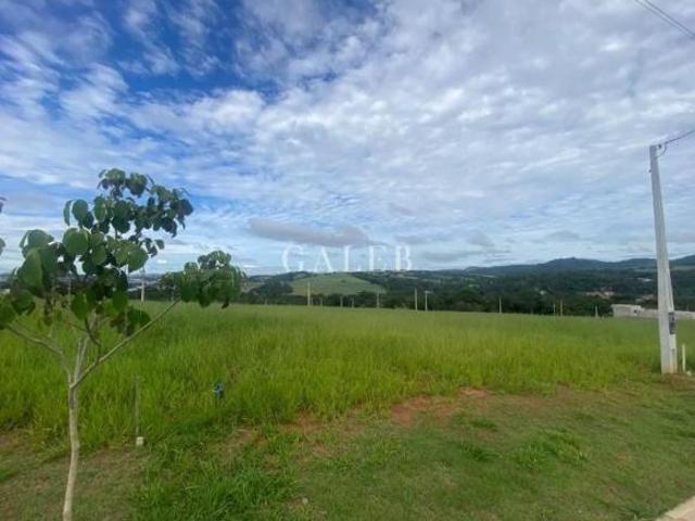 Excelente terreno com uma linda vista no Condomínio Elementum!