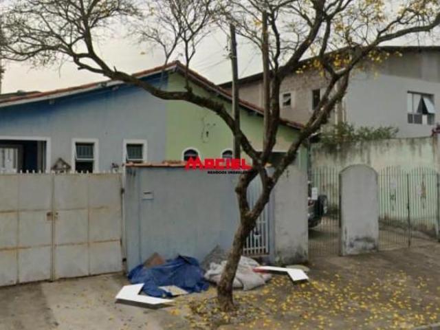 EXCELENTE TERRENO COMERCIAL/RESIDENCIAL, COM DUAS CASAS