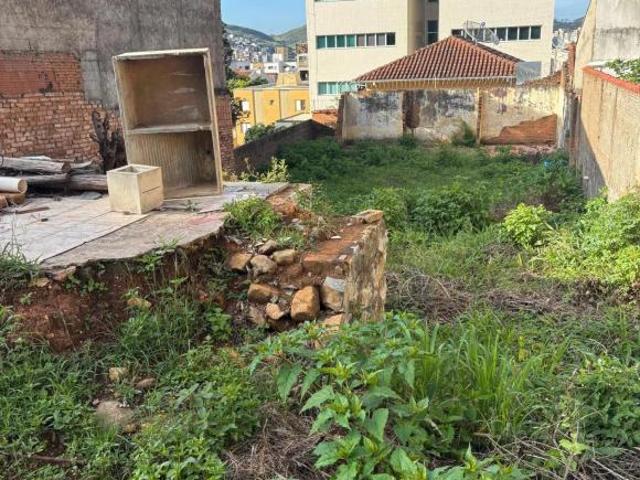 Excelente terreno de 292,50m² á venda no Centro de Poços de Caldas MG