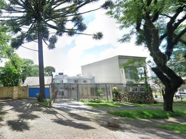 Excelente terreno de esquina na Av. Getúlio Vargas