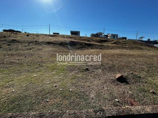 Excelente Terreno de Ilha no Condomínio Araguari 253m² com Aclive Localização Privilegiada na Zona