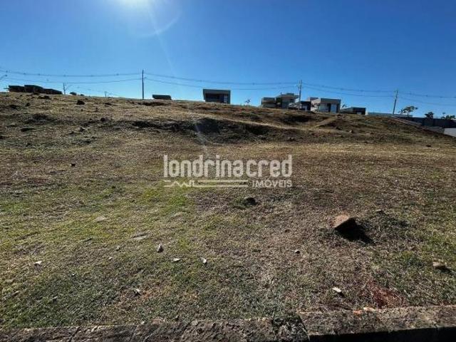 Excelente Terreno de Ilha no Condomínio Araguari 253m² com Aclive Localização Privilegiada na Zona