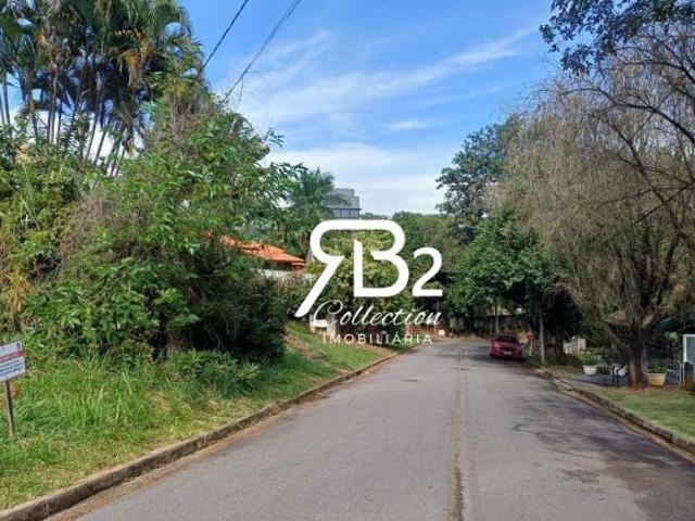 Excelente terreno em aclive, 1.073 m2, Condomínio Marambaia em Vinhedo/SP