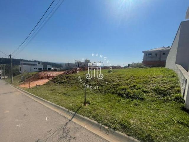 EXCELENTE TERRENO LOCALIZADO NO CONDOMÍNIO TERRAS DE JUNDIAÍ, NO BAIRRO VALE AZUL II, NA CIDADE DE J