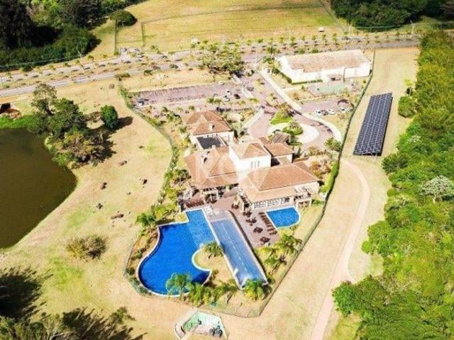 Excelente terreno no Alphaville condomínio Veneto. Possui 489,27m2 de área privativa