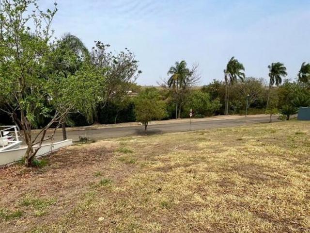 Excelente terreno no Condomínio Vila Paradiso