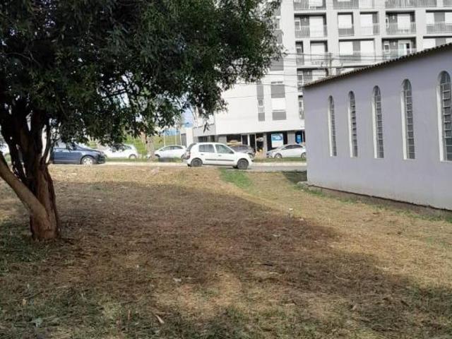 EXCELENTE TERRENO PARA COMERCIO PRÓXIMO AO QUARTIER