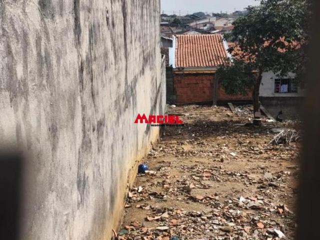 Excelente terreno próximo a comércios e linhas de ônibus