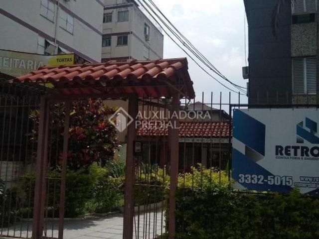 EXCELENTE TÉRREO COM PÁTIO 02 DORMITÓRIOS