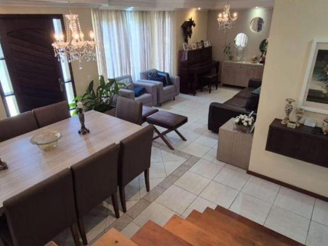 Excelente Triplex de Esquina com Jardim e Churrasqueira – Novo Mundo