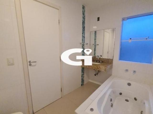 Excelente Triplex no Coração do Hauer