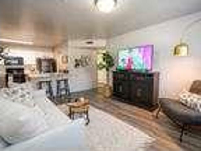 Excellent 2 BD 1 BA $1199/Month