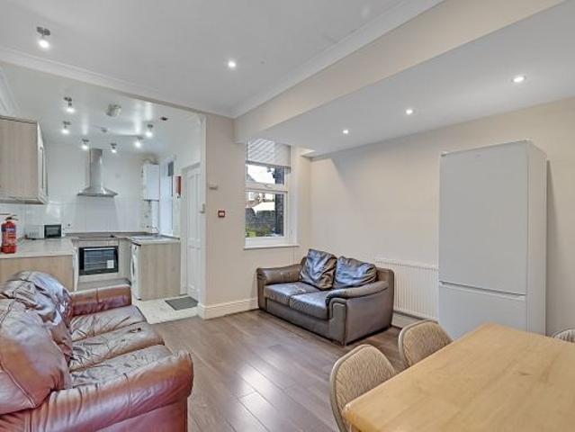 Excellent 5 Bedroom Student Property