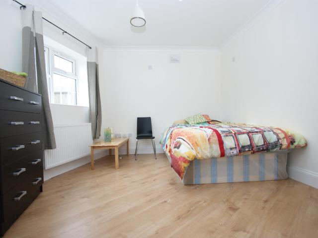 Excellent double bedroom near the Wormwood Scrubs park Has a Room