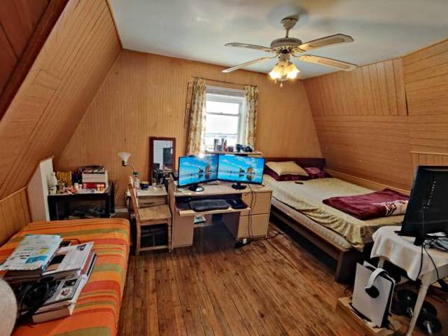 EXCELLENT FURNISHED ROOM IN BRIARWOOD, JAMAICA