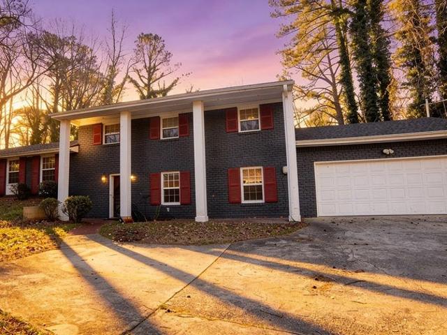 Bright pad in College Park