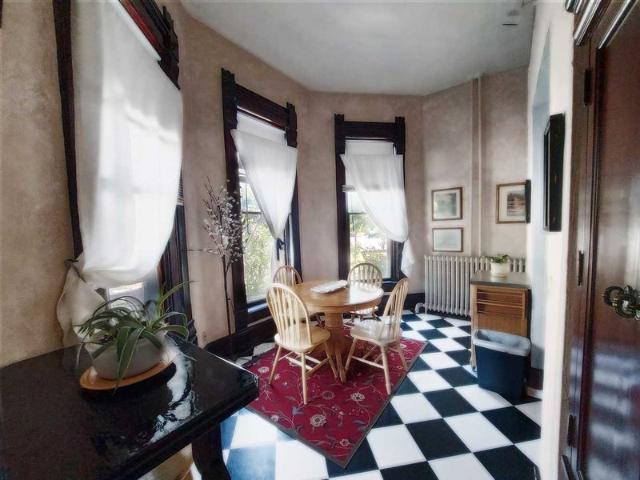 Excellent Old Town Apartment Furnished with Parkin