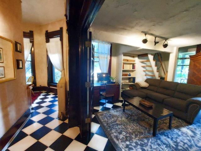 Excellent Old Town Apartment Furnished with Parkin