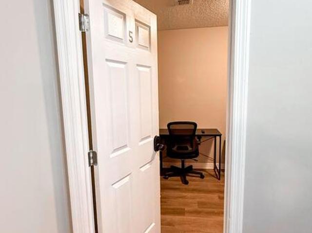 Excellent PadSplit on a quiet street with smart TV's and mini fridges in every room