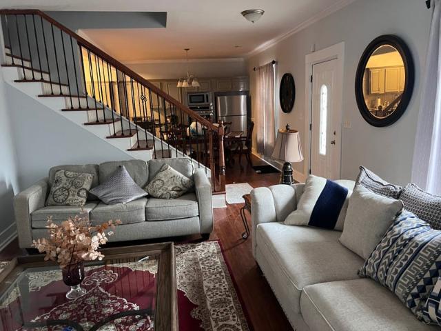 Roomy accom in Charlotte