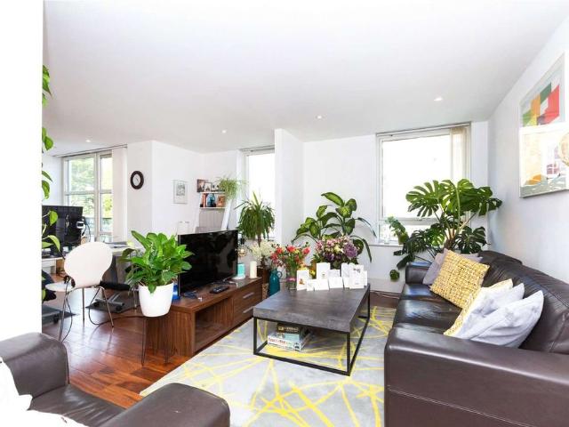 Excellent two bedroom apartment set in a prestigious gated development