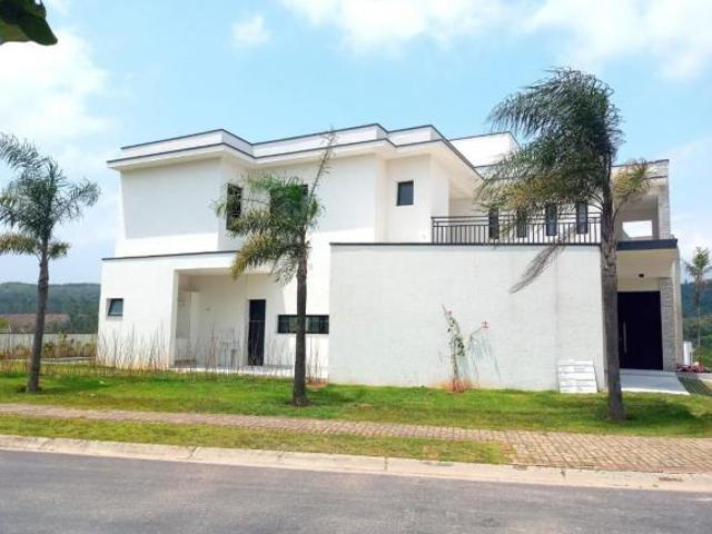 Excepcional Casa no Condomínio Itayê