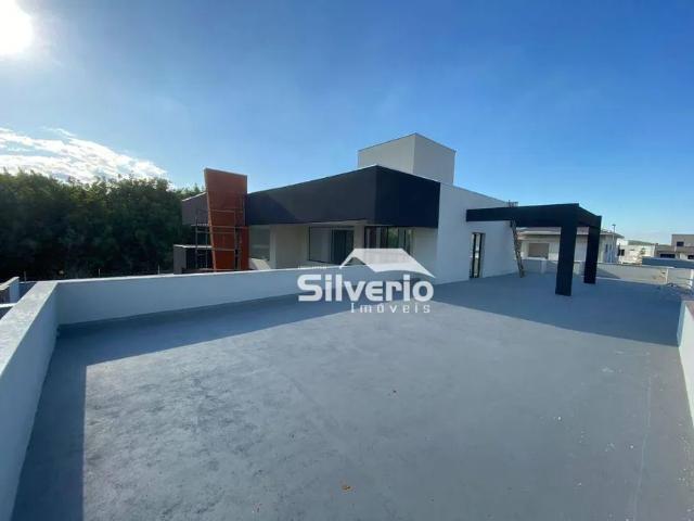 Excepcional Casa NOVA 770m² de terreno 500m² A. C. 04 Suítes. 01 Masterm com closet Cond. Mont Bl